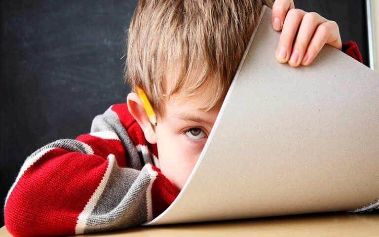 8 Consejos para calmar a un niño muy inquieto - Educacion e Investigacion